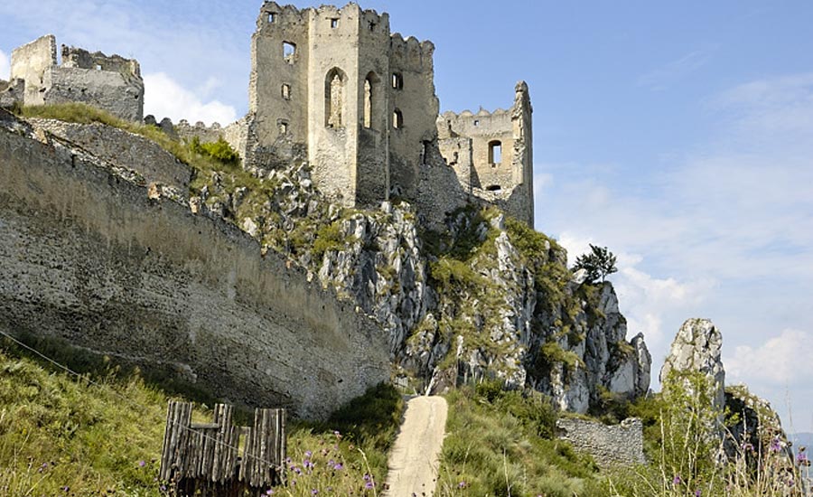 Hrad Beckov a jeho povesti